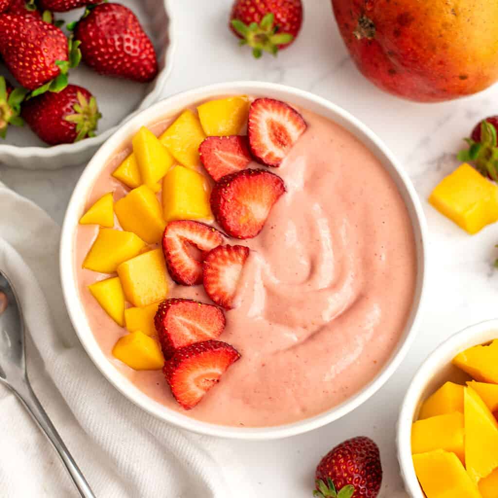 Mango Strawberry Smoothie Bowl - Bites of Wellness