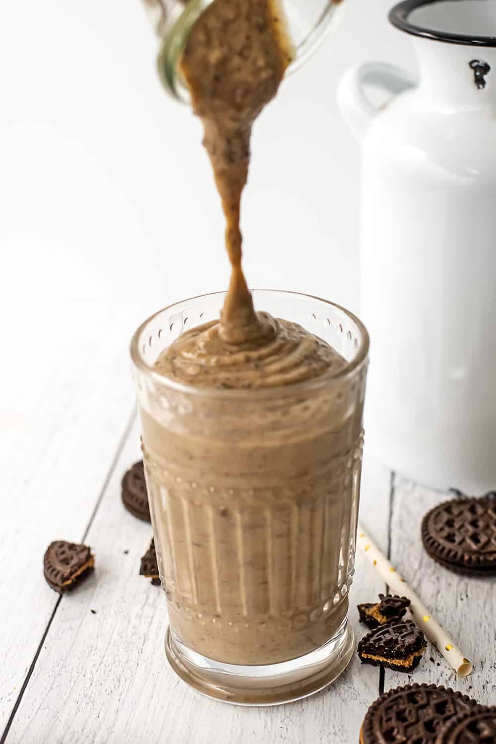 Easy Oreo Protein Milkshake (Cookies & Cream) - Bites of Wellness