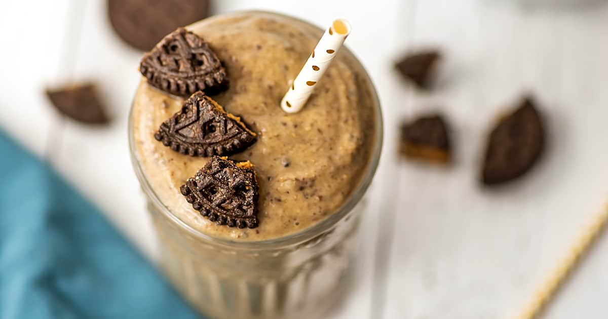 Easy Oreo Protein Milkshake (Cookies & Cream) - Bites of Wellness